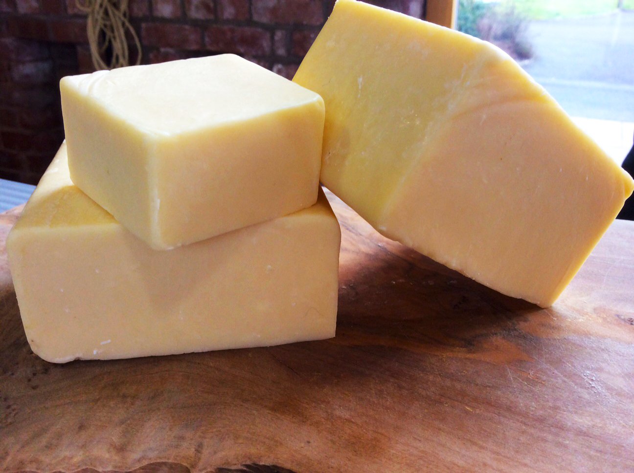 Holmbury Vintage Farmhouse Cheddar (PDO) – Moore & Sons Butchers
